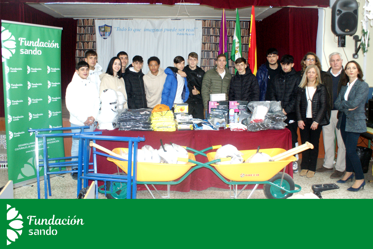 Fundación Sando dona material al IES José María Torrijos